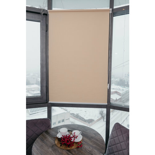 Рулонная штора персиковая на окна 105 (ширина) Х 100 (высота).