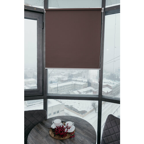 Рулонная штора коричневая на окна 140 (ширина) Х 190 (высота).