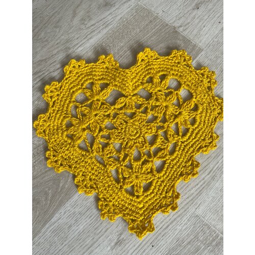 "Сердце из Джута", салфетка ручной работы, желтый цвет, 33 сантиметра