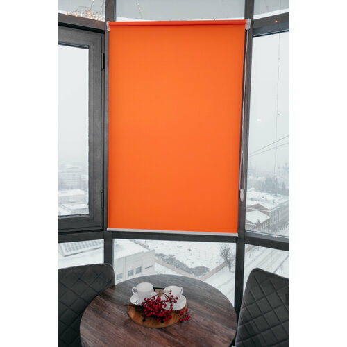 Рулонная штора оранжевая на окна 135 (ширина) Х 70 (высота).