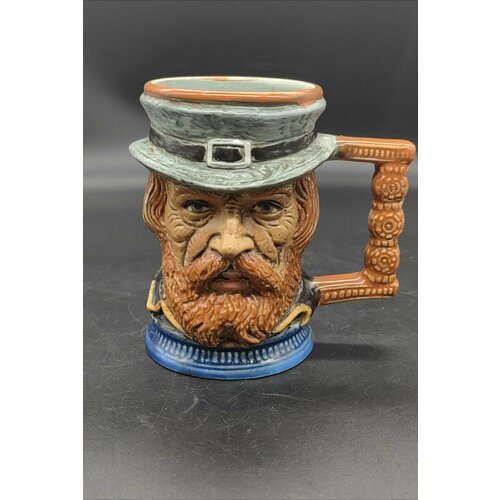 Пивная кружка (чашка) в виде головы старого джентельмена, керамика