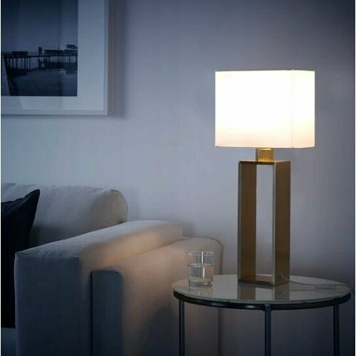 Настольная лампа IKEA Stiltje 59 см, белый/латунь