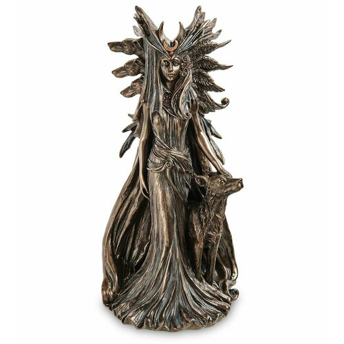 Статуэтка Геката - богиня волшебства и всего таинственного