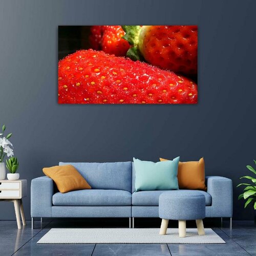 Картина на холсте 60x110 LinxOne "Клубника, strawberry, мякоть, капли" интерьерная для дома / на стену / на кухню / с подрамником