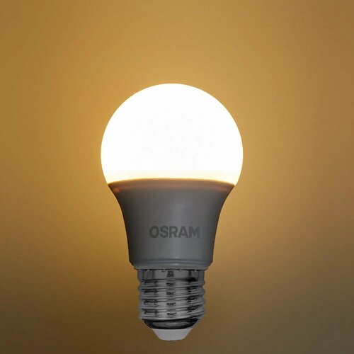 Лампа светодиодная Osram груша 7Вт 600Лм E27 теплый белый свет