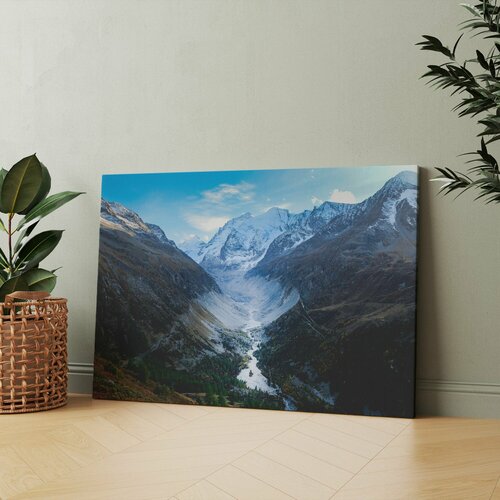 Картина на холсте "Вид на долину с горой на заднем плане" 20x30 см. Интерьерная, на стену.