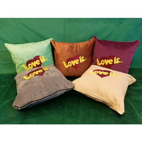Подушка декоративная "Love is."
