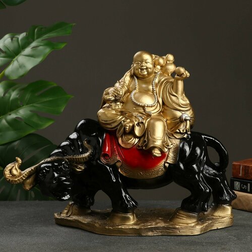 Фигура "Хоттей на буйволе" красное золото 46х22х37см