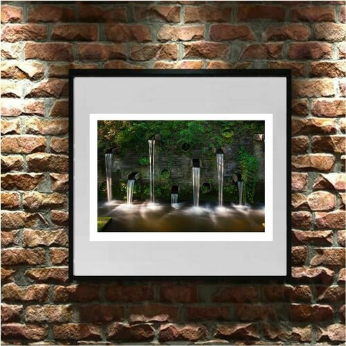 Постер "Маленькие водопады из стены" из коллекции "Креатив" А4
