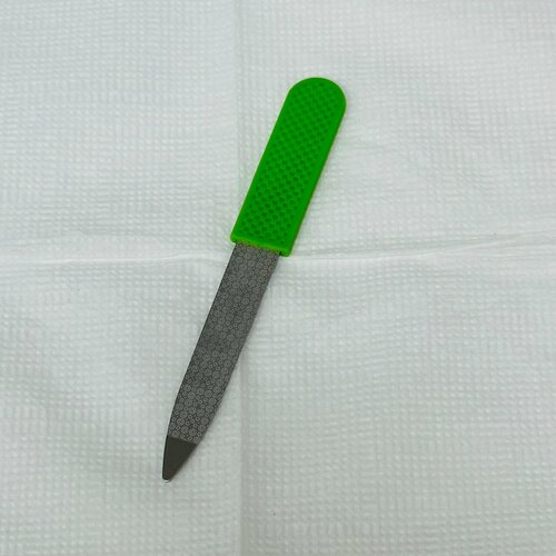 Пилка лазерная долговечная с силиконовой ручкой Mertz Manicure