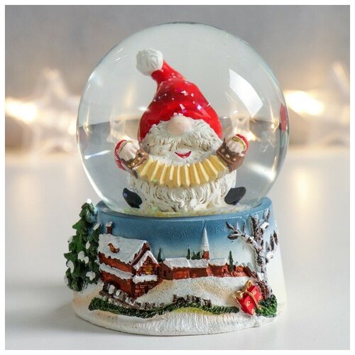 Стеклянный шар "Дед Мороз - гармонист" 7х6,7х8,8 см