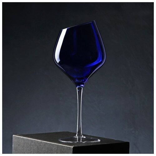 Бокал стеклянный для вина Magistro «Иллюзия», 540 мл, 10×24 см, ножка прозрачная, цвет синий