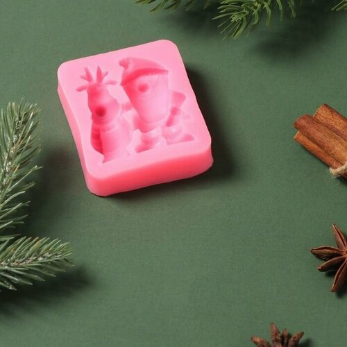 Молд Дед Мороз и олень, 6,5x5,7x1,8 см, цвет розовый