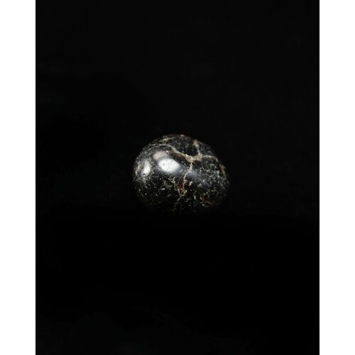 Оберег, амулет Гранат - 1.5-2 см, натуральный камень, самоцвет, галтовка, 1 шт - символ любви и страсти