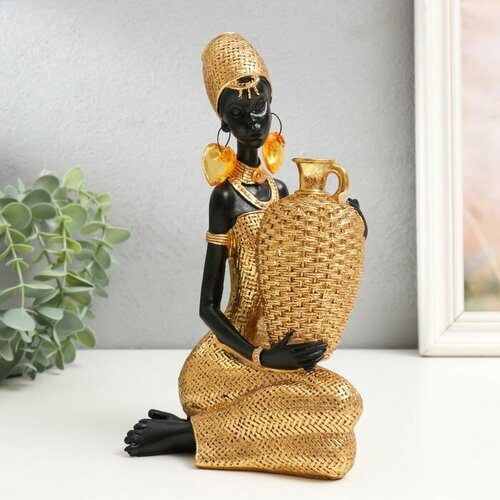 Сувенир полистоун "Африканка сидит с плетёным кувшином" золото 23х13,5х10,3 см