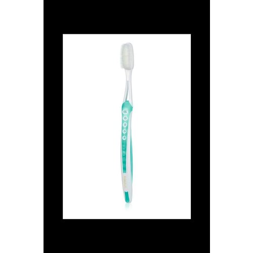 Силиконовая зубная щётка для чувствительных зубов зелёная