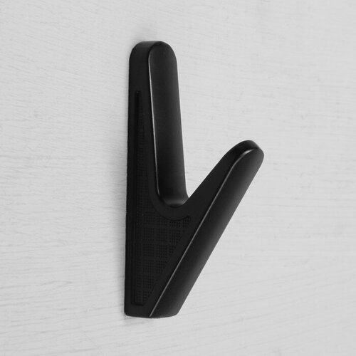 Крючок мебельный однорожковый CAPPIO KC113, цвет черный