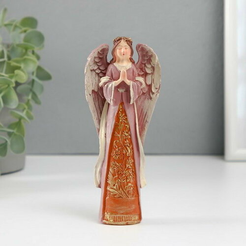 Сувенир полистоун "Девушка-ангел с золотым венком" темно-красный 2.7х6.5х14.7 см