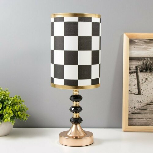 Настольная лампа "Шахматный стиль" Е27 40Вт чёрно-золотой 14х14х40 см RISALUX
