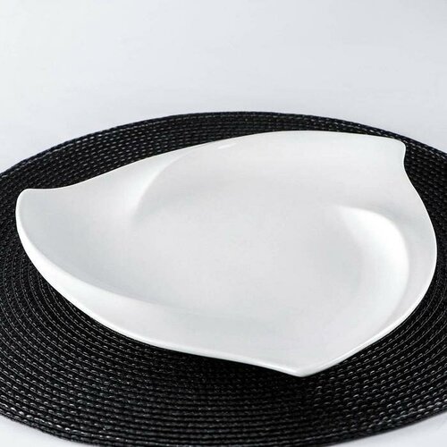 Тарелка треугольная Ariela, 25,5 см, цвет белый, фарфоровые тарелки, тарелки плоские для подачи