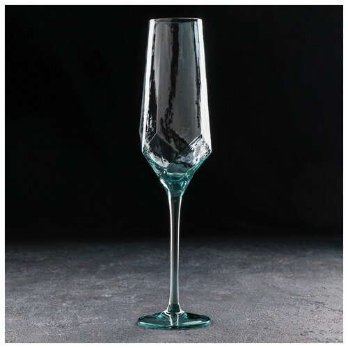 Бокал стеклянный для шампанского Magistro «Дарио», 180 мл, 5×27,5 см, цвет изумрудный