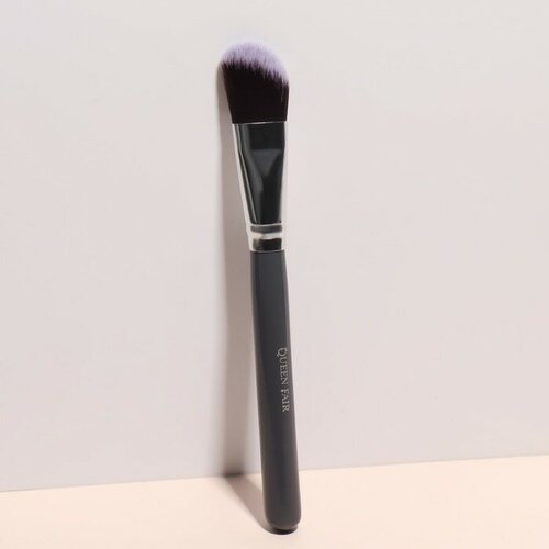 Кисть для макияжа «Brush GRAPHITE», 17,5 (+/- 1) см, цвет тёмно-серый/серебристый