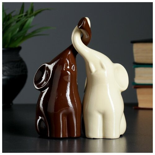 Хорошие сувениры Фигура "Пара слонов" молочный+шоколад глянец 7х12х16см
