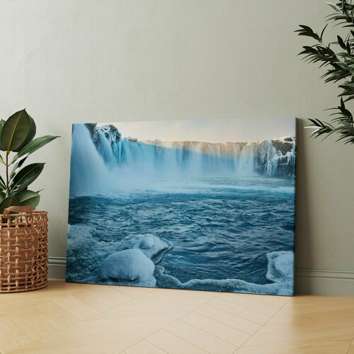 Картина на холсте "Большой водопад со льдом на воде" 50x70 см. Интерьерная, на стену.