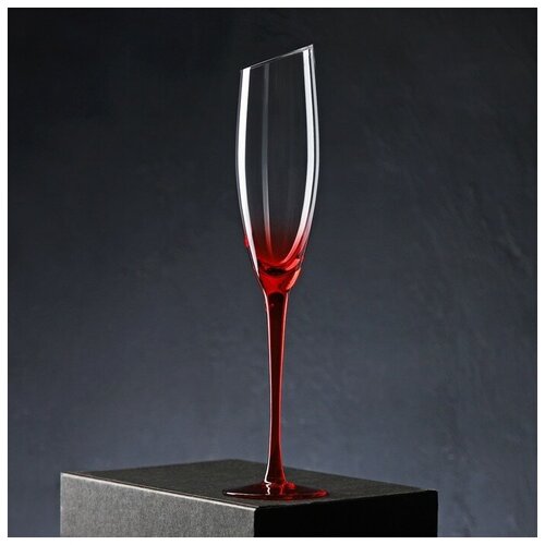 Бокал стеклянный для шампанского Magistro "Иллюзия", 160 мл, 5,5х27,5 см, на красной ножке