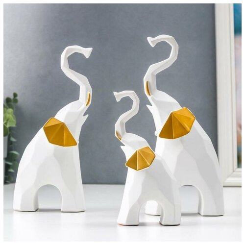 Сувенир полистоун 3D "Белые слоны" набор 3 шт 13,5х4,5х7,5 см 20х5,5х9,5 см 21х5,5х10 см