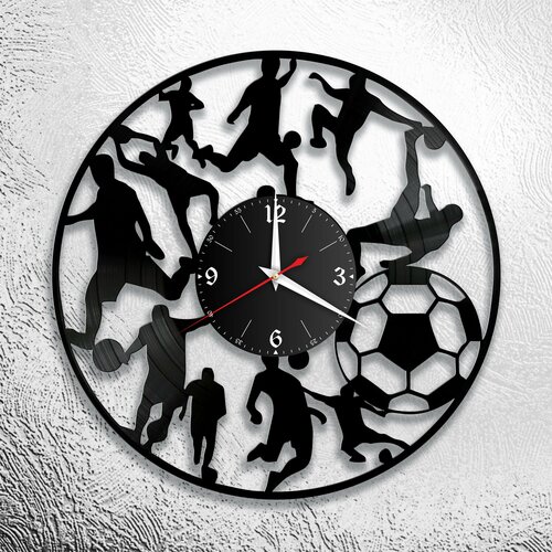 Настенные часы из виниловой пластинки с футбольной тематикой/Часы в подарок футболисту