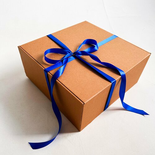 Огромная подарочная коробка GILEV 45x45x20см с наполнителем и синей лентой