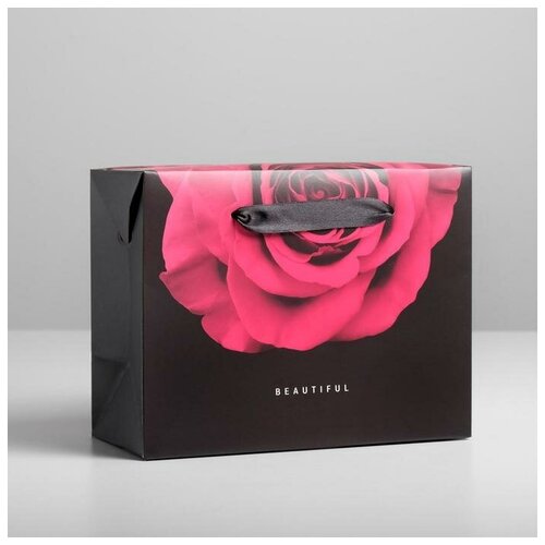 Пакет — коробка «Beautiful», 23 × 18 × 11 см