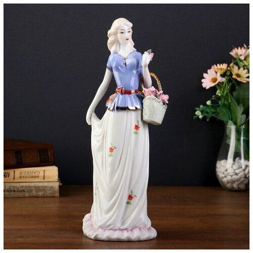 Сувенир керамика "Девушка в юбке в цветах с корзиной" бело-голубая 31х12х9 см./В упаковке шт: 1