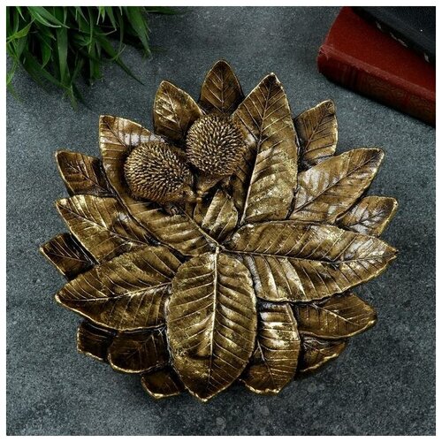 Подставка конфетница "Пара ежей на тарелке из листьев" золото, 24х24х6,5см 4881503