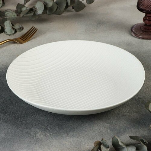 Тарелка фарфоровая Line, d-25,5 см, цвет белый