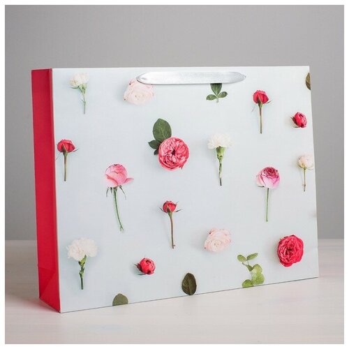 Пакет ламинированный подарочный «Ты прекрасна», 23 × 27 × 11 см