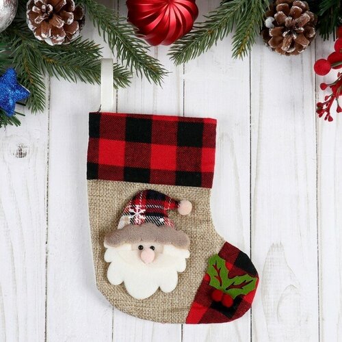 Носок для подарков "Дед Мороз, остролист" 12х15,5 см, красно-коричневый (2 шт)