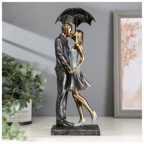 Сувенир полистоун романтика "Поцелуй под дождём" 29,5х11х8 см