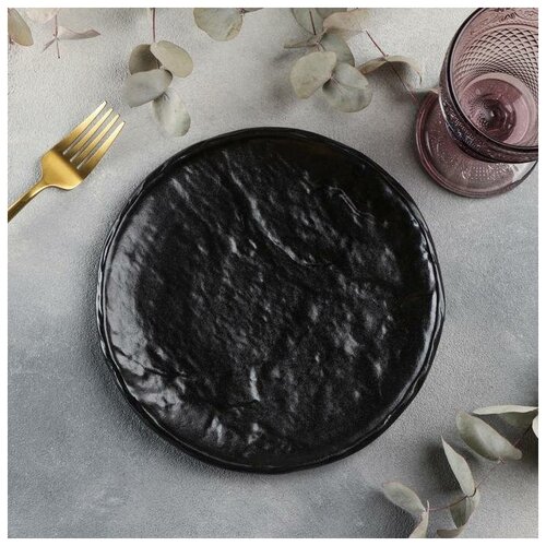 Блюдо фарфоровое для подачи Magistro Moon, 21×1,5 см, цвет чёрный