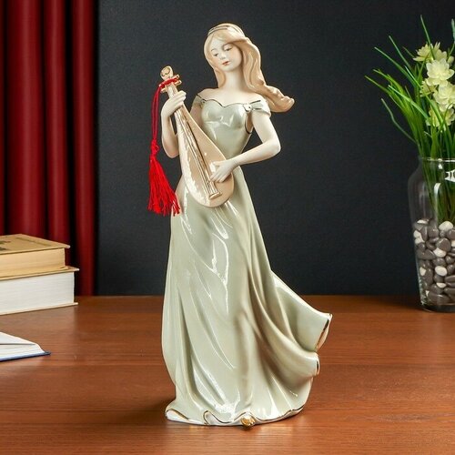 Сувенир керамика "Девушка с мандолиной" 34х15х11,5 см