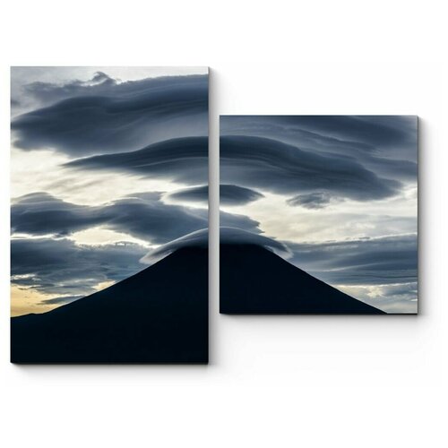 Модульная картина Линейные облака над горой 150x113