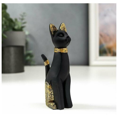 Сувенир полистоун "Чёрная кошка с золотыми ушками и лапками" 12,5х5,5х3,7 см