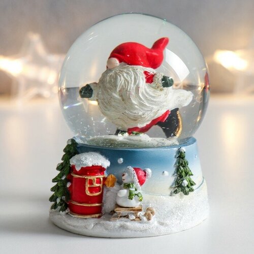Сувенир полистоун водяной шар "Дед Морозик на лыжах" 7х6,7х8,8х см (6 шт)