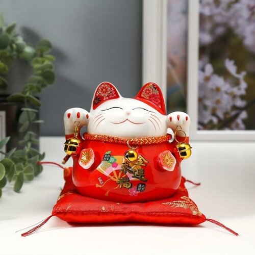 MARU Сувенир керамика копилка "Красный кот Манэки-нэко с колокольчиками" 11,5х11,5х9,5 см
