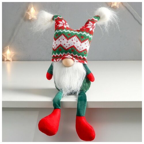 Кукла интерьерная "Дед Мороз в шапке с зелёными узорами с бомбошками" 41х13х10 см