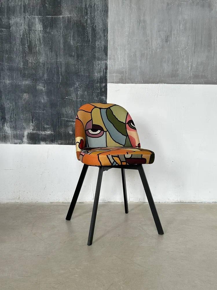 Дизайнерский стул "Лица"