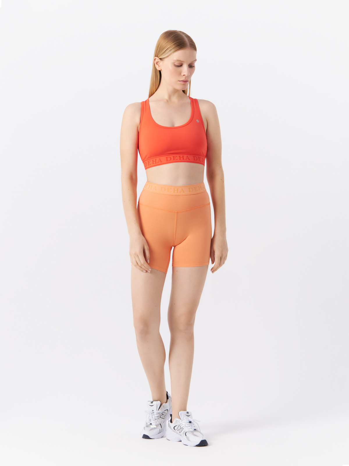 Cпортивные шорты женские Deha B94705.35205 оранжевые M