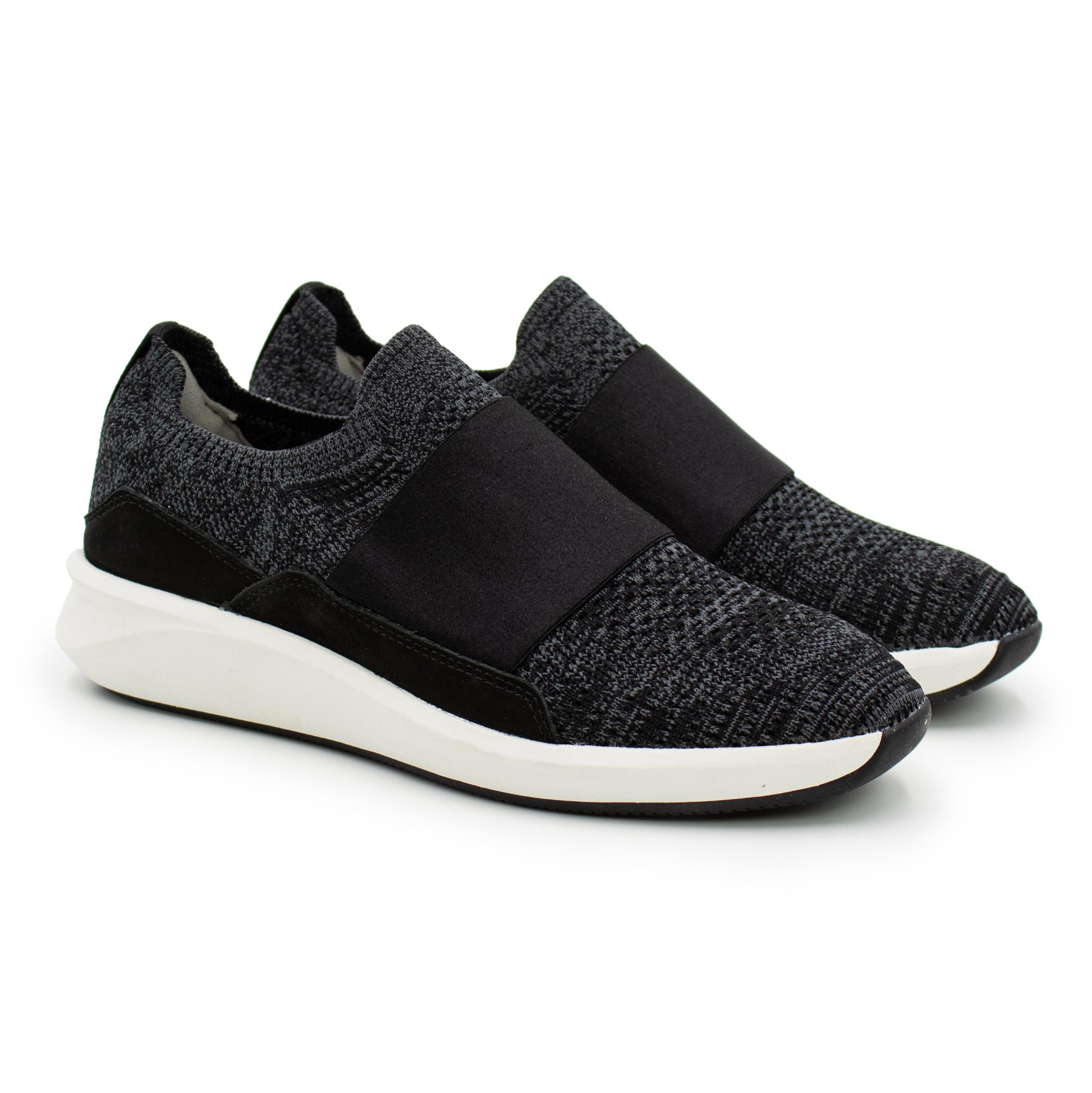 Кроссовки женские Clarks Un Rio Knit черные 39 EU