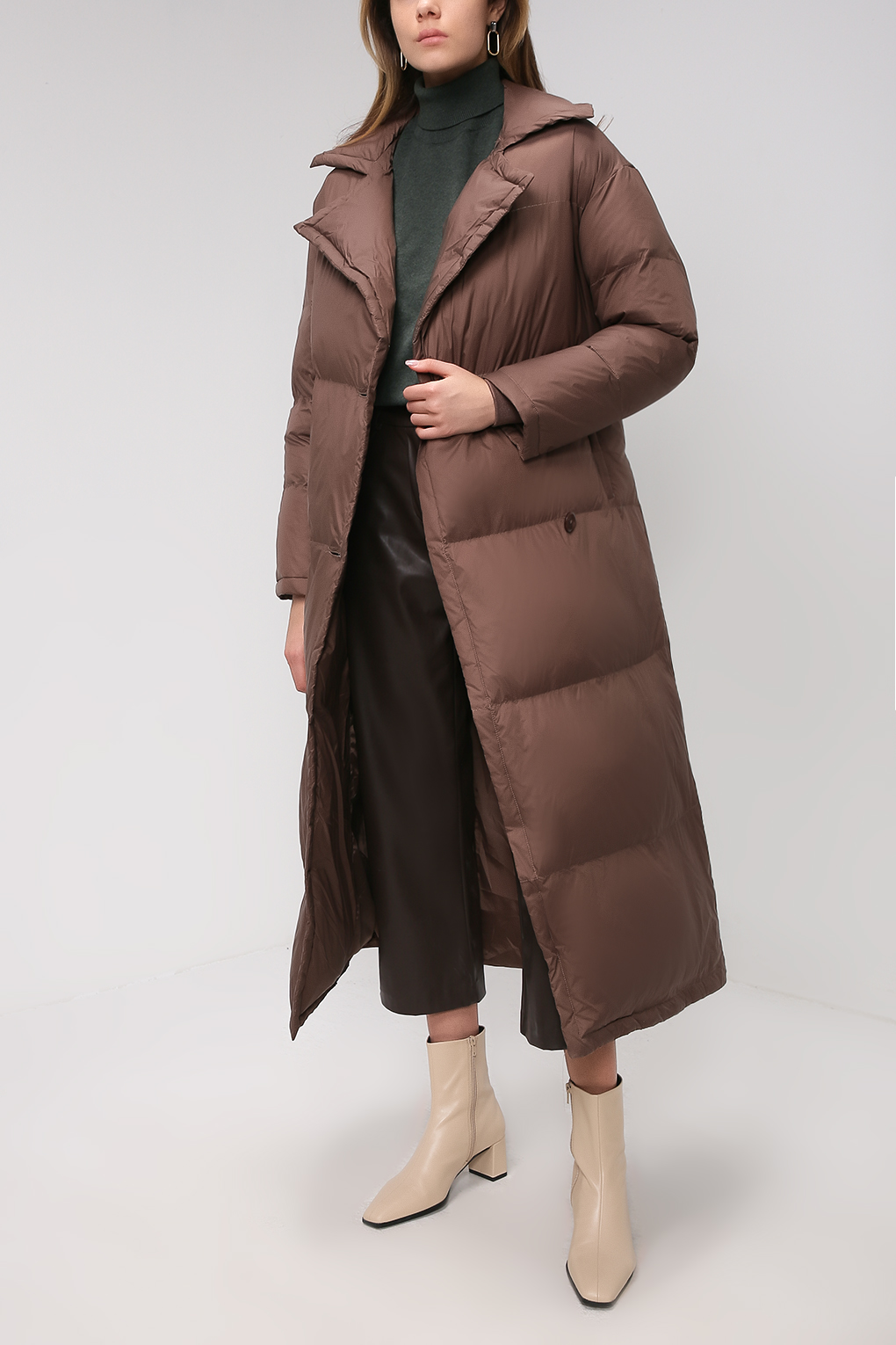 Пуховик-пальто женский Belucci BL21096136 коричневый 42 RU